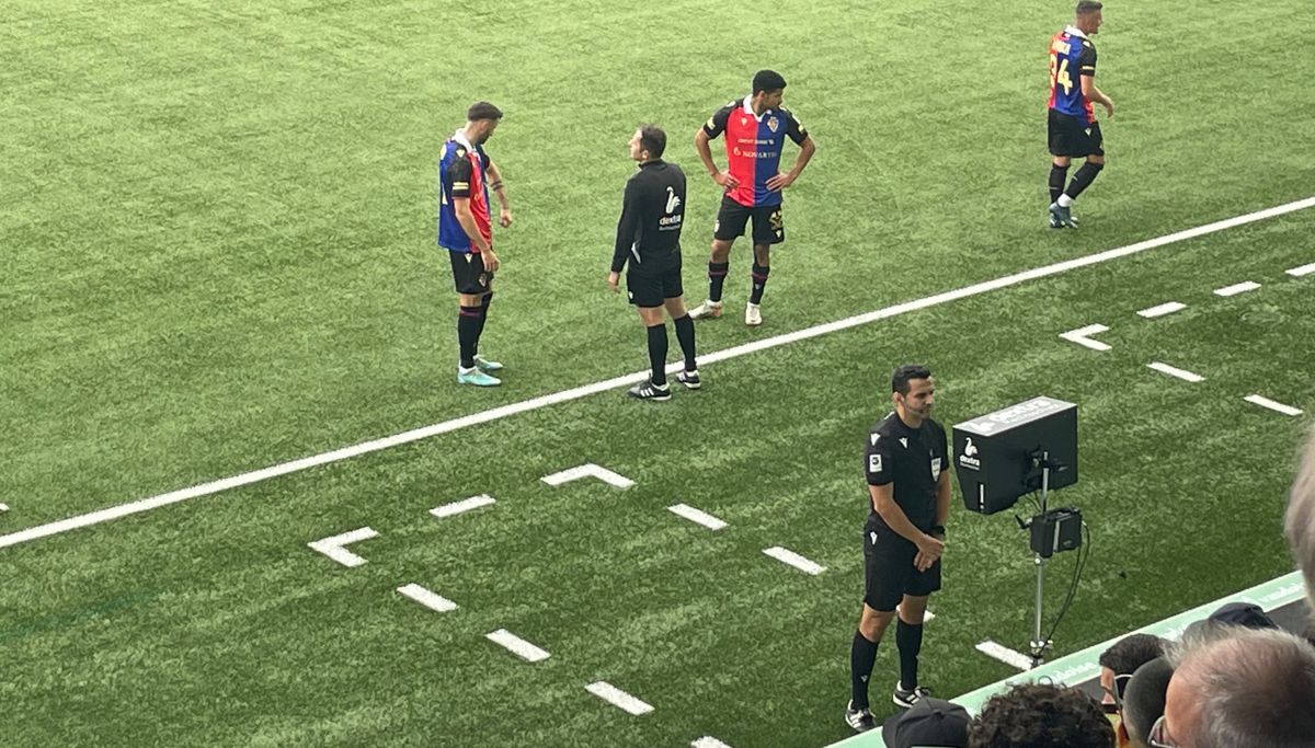 Alles zum FCB-Spiel in Lausanne: VAR erst gut, dann schlecht – FCB nie ...