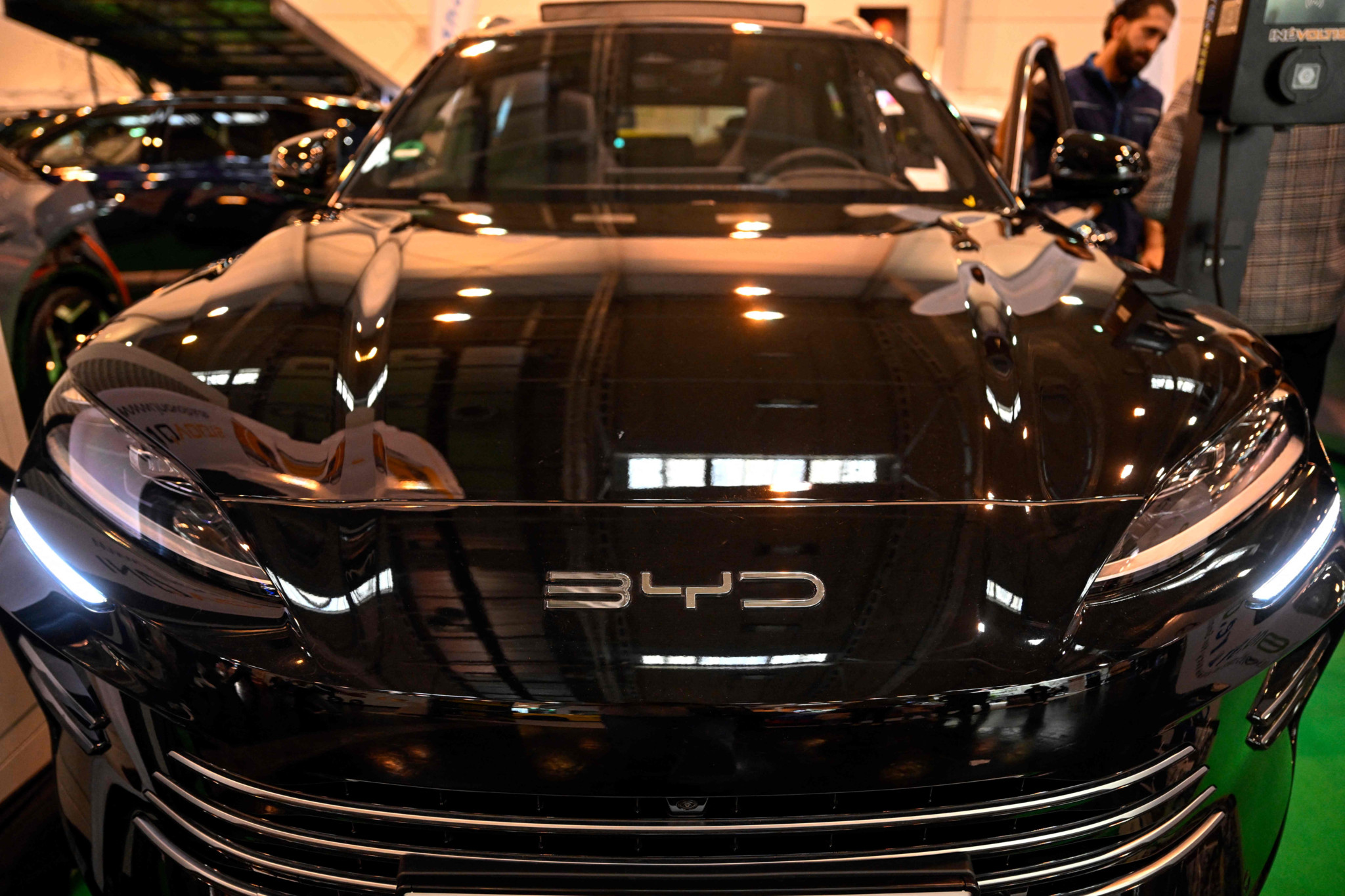 BYD: le constructeur chinois détrône Tesla en 2025