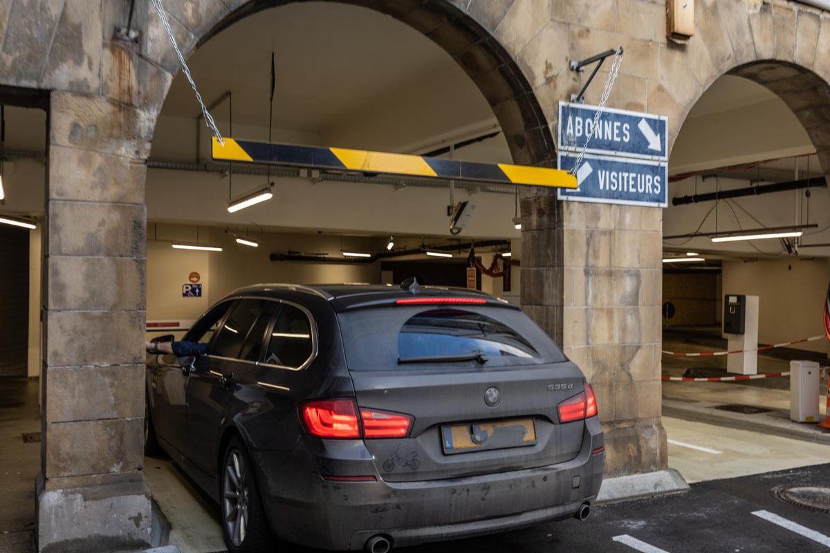 À Luxembourg-Ville: «Les places de parking au Knuedler sont spacieuses ...