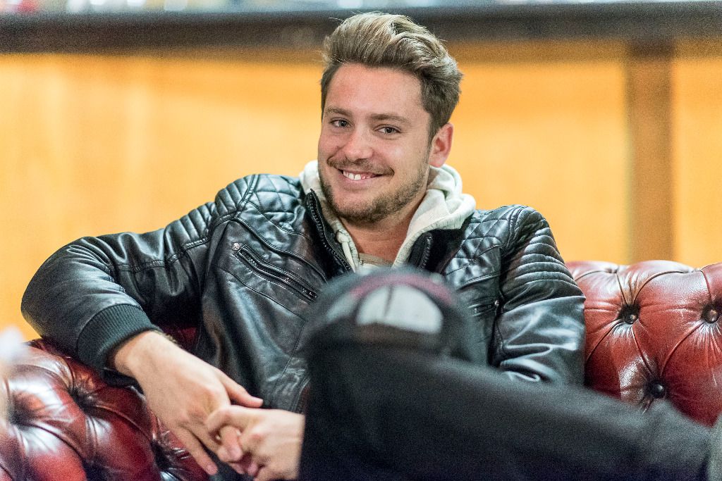 Bastian Baker voyage entre folk et nostalgie | 24 heures