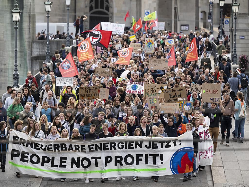 Weltweite Demonstrationen: Zehntausende beim «Klimastreik» auf der ...