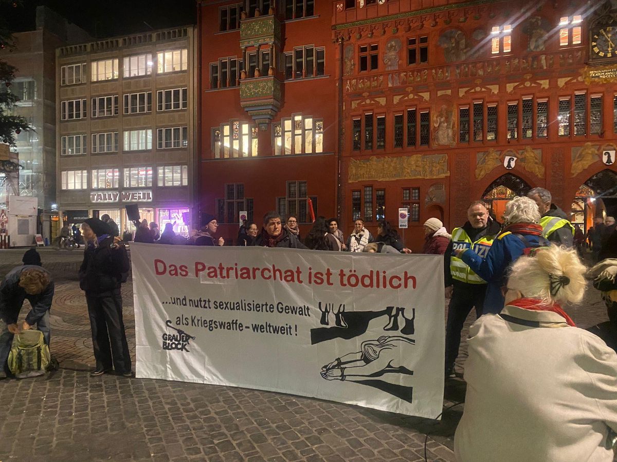 Gegen das Patriarchat: Unbewilligte Demo zieht durch Basel