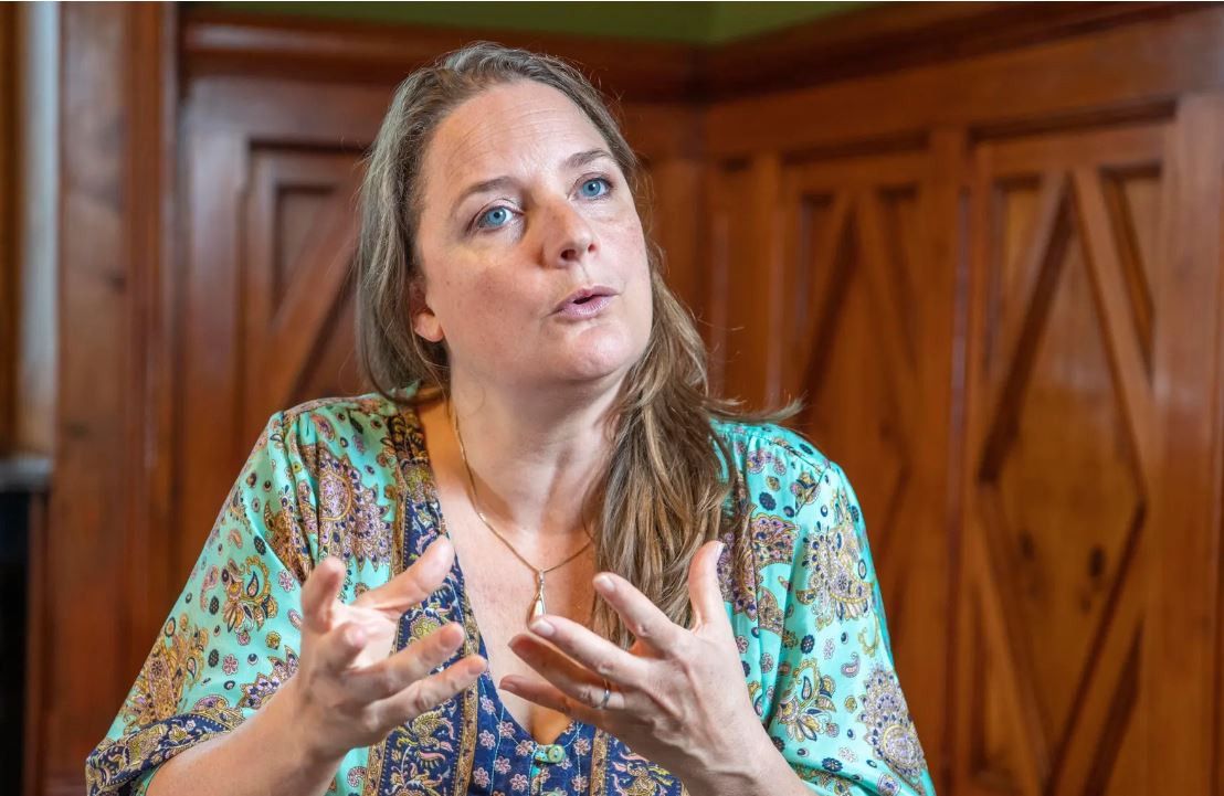 Valentine Python part à la chasse aux «climatosceptiques» - Le Matin