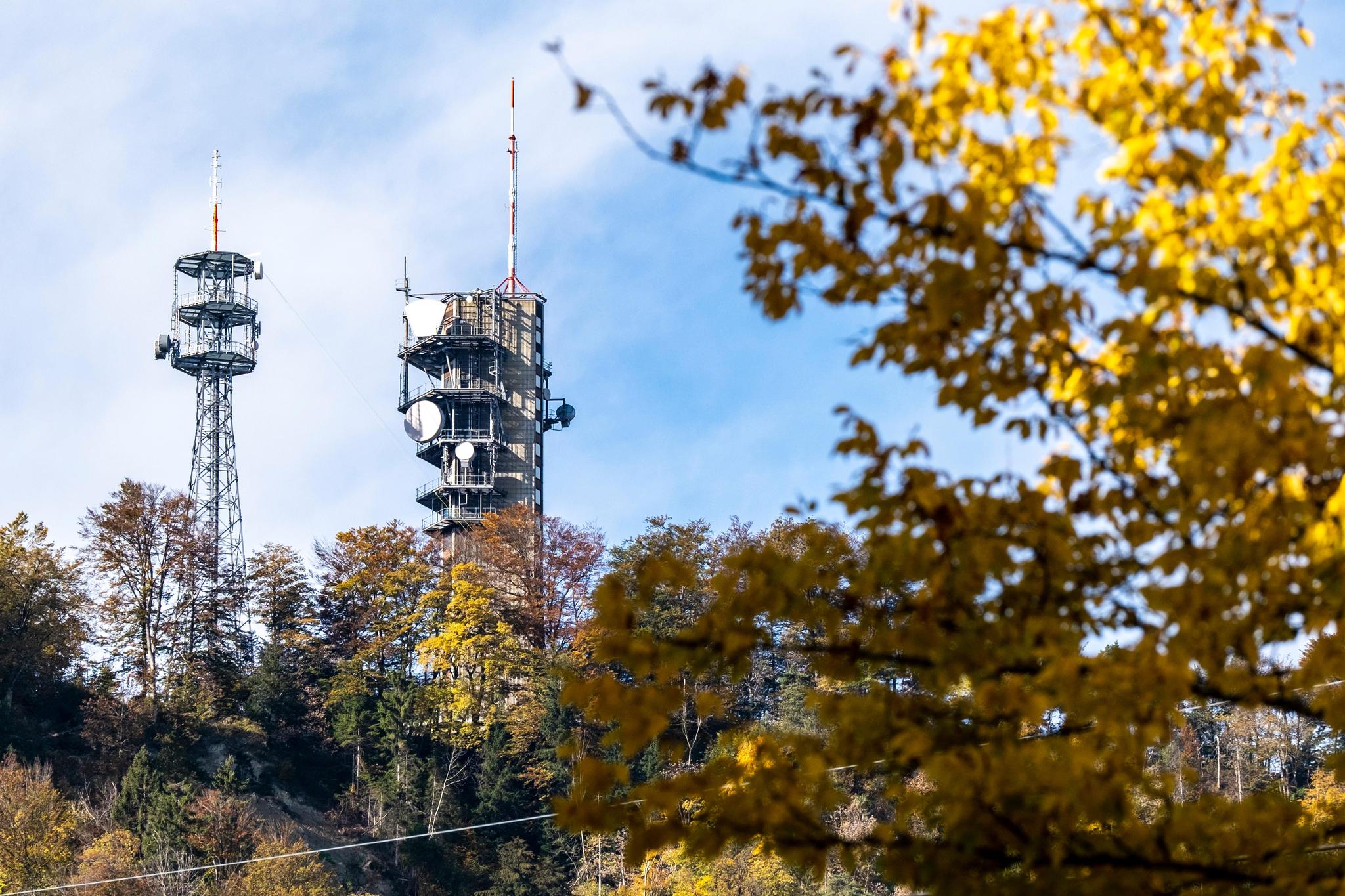 Neuer Sendeturm auf dem Albis – Für kurze Zeit stehen auf der Felsenegg ...