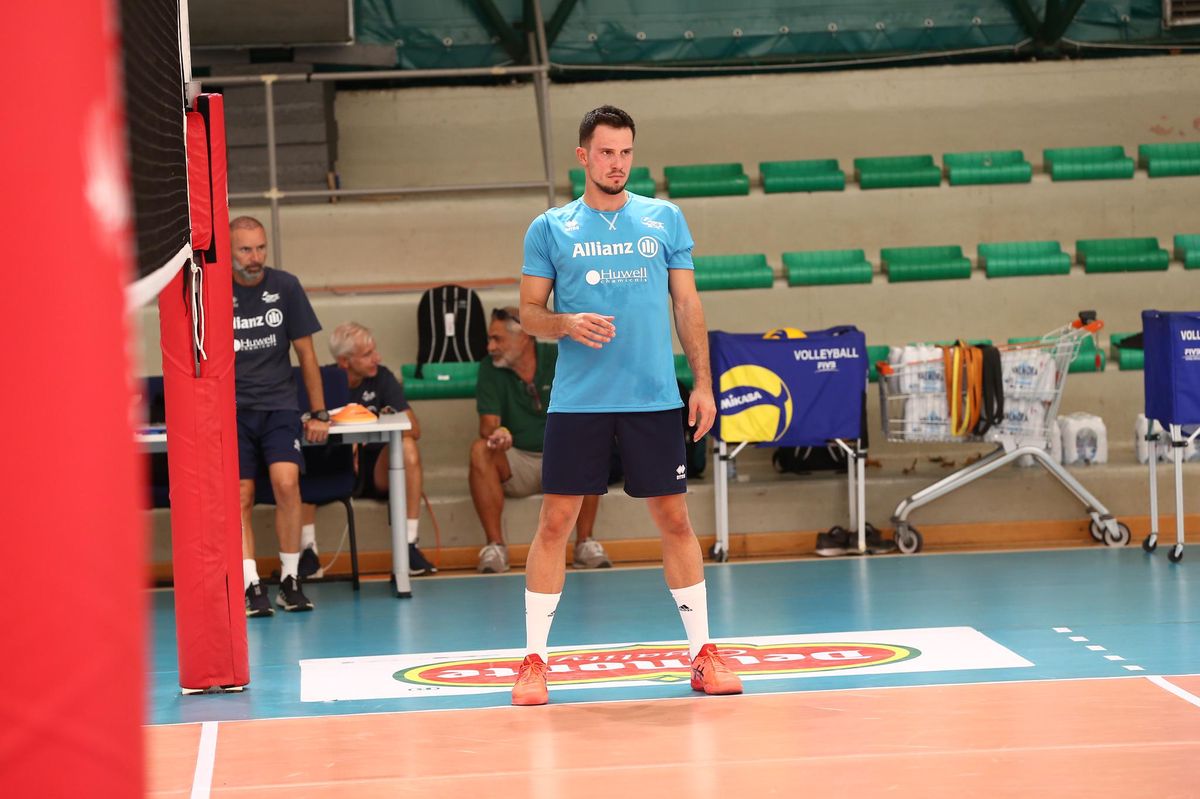 Un Genevois au coeur du volley italien - Djokic, un «petit Suisse» au ...