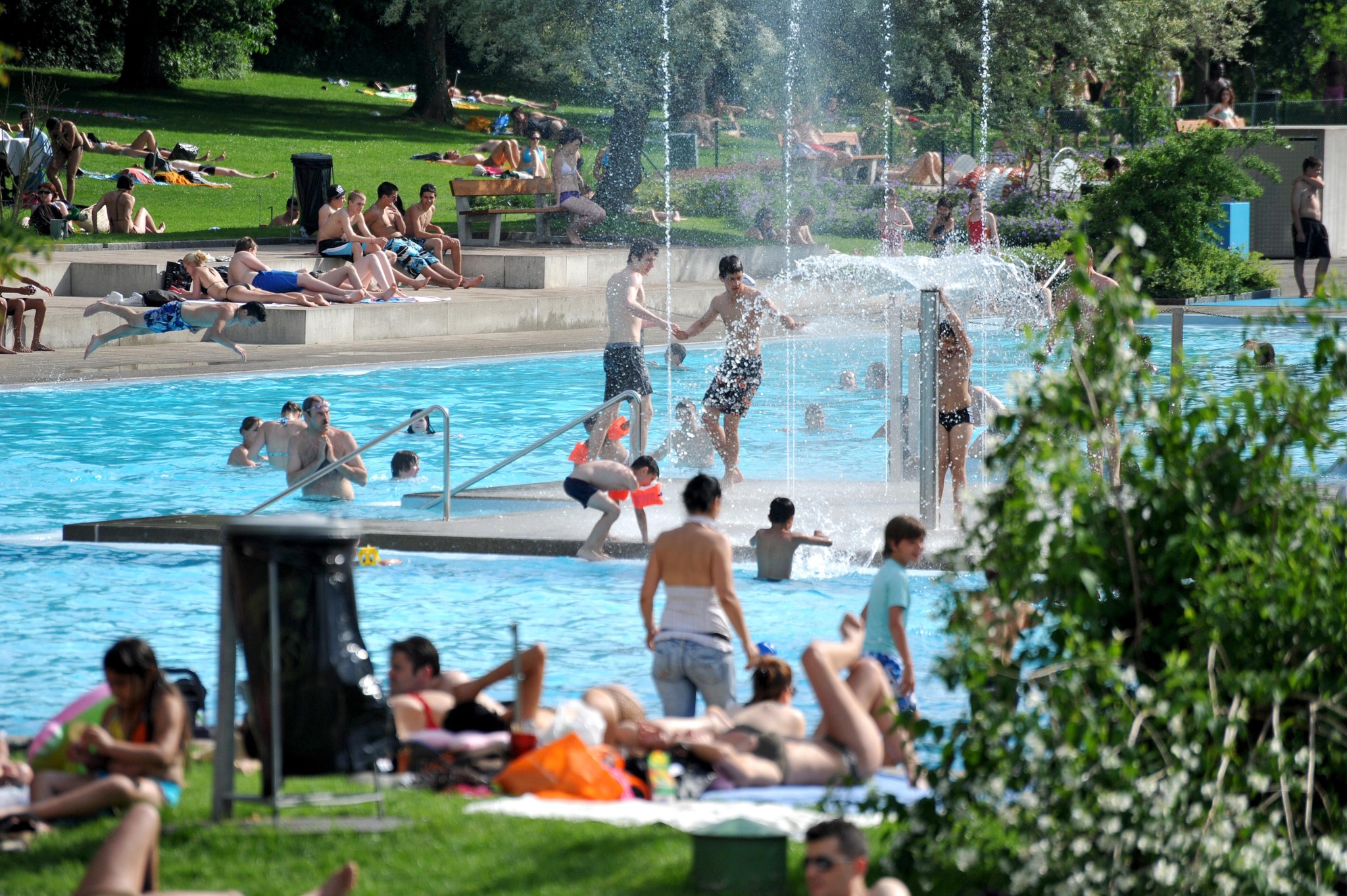 Basler Badis auf Rekordkurs: Mehr als 320’000 Badegäste stürmen die ...