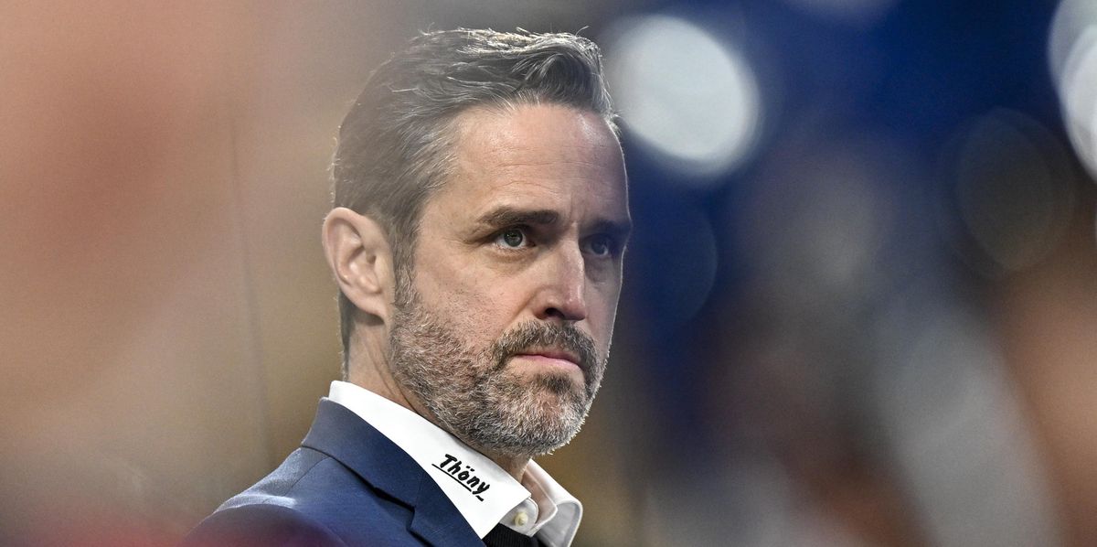 Josh Holden am Spengler-Cup: Der HCD-Trainer und die Kritik | Basler ...