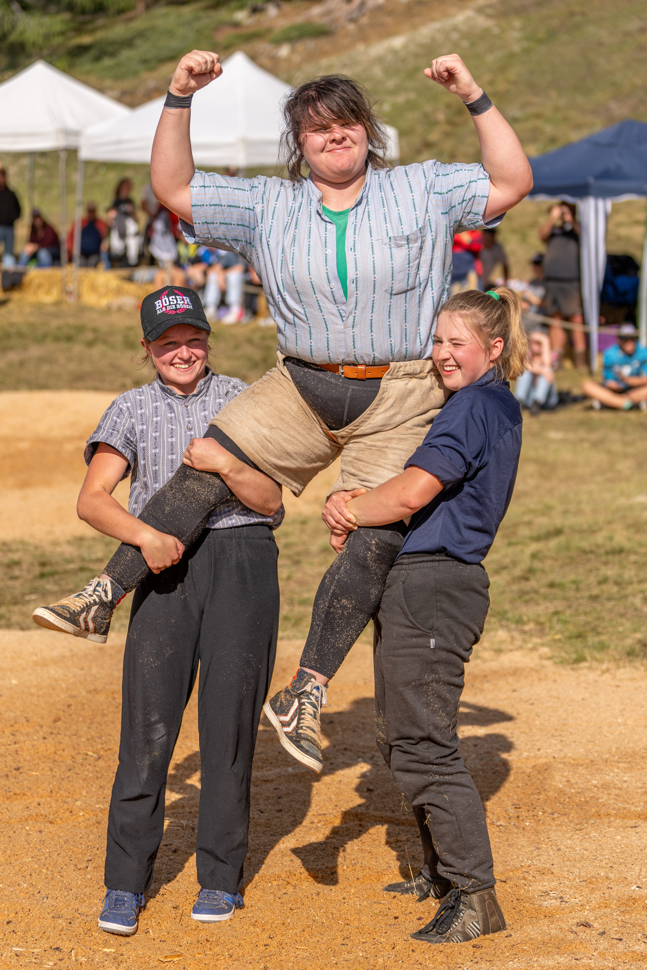 Frauenschwingfest Grächen: Bernerin Angela Riesen wird Schwingerkönigin ...