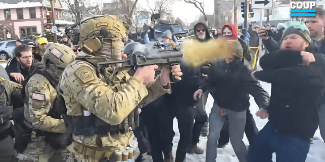 Minneapolis: ICE setzt Schweizer Waffe gegen Demonstranten ein