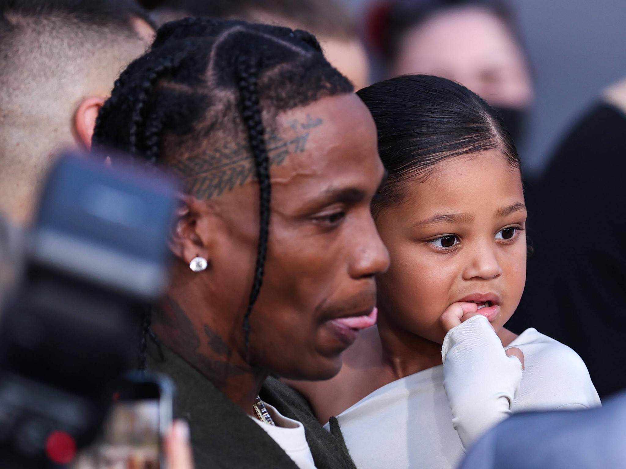 Schlammschlacht auf Insta: Travis Scott soll Kylie Jenner mit ...