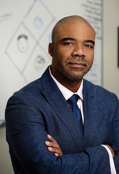 USA: Professor gibt sich als Weißer aus – plötzlich ist sein Haus viel ...