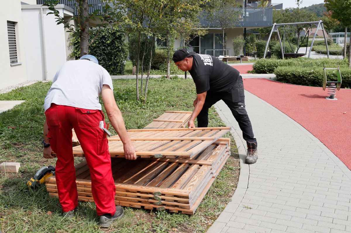 Ärger um Mega-Sichtschutz: Diese Holzwände vor den Terrassen in ...