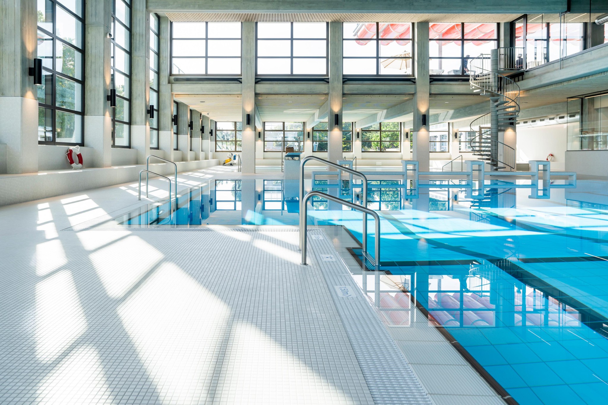 Drohende Energiekrise: Erste Hallenbäder haben die Wassertemperatur ...