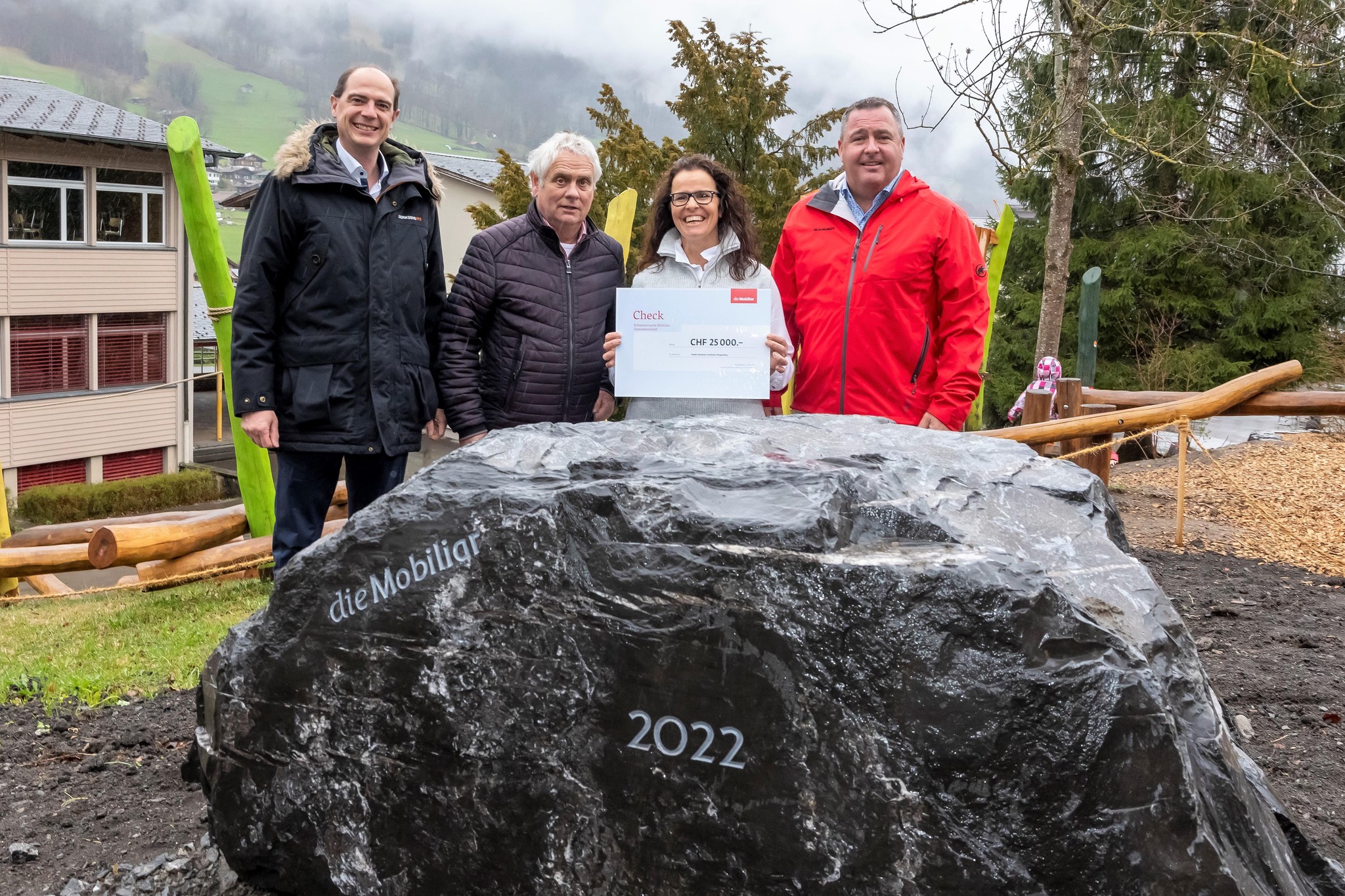 Schule Ringgenberg – Neuer Spielplatz ist eingeweiht | Berner Zeitung