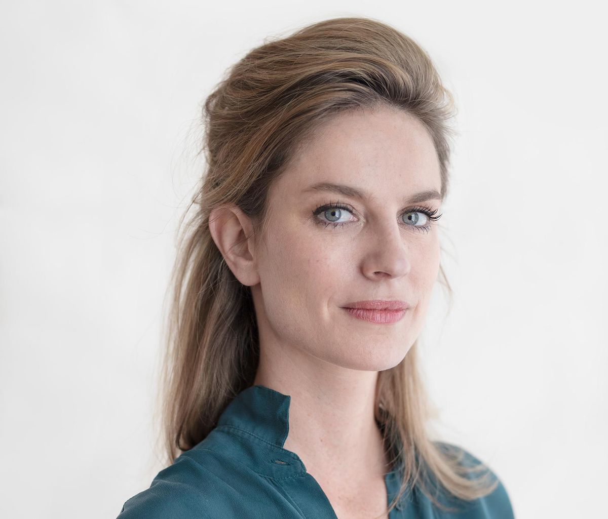 Julia Leeb in Bern: Die Kriegsreporterin spricht über Menschlichkeit ...