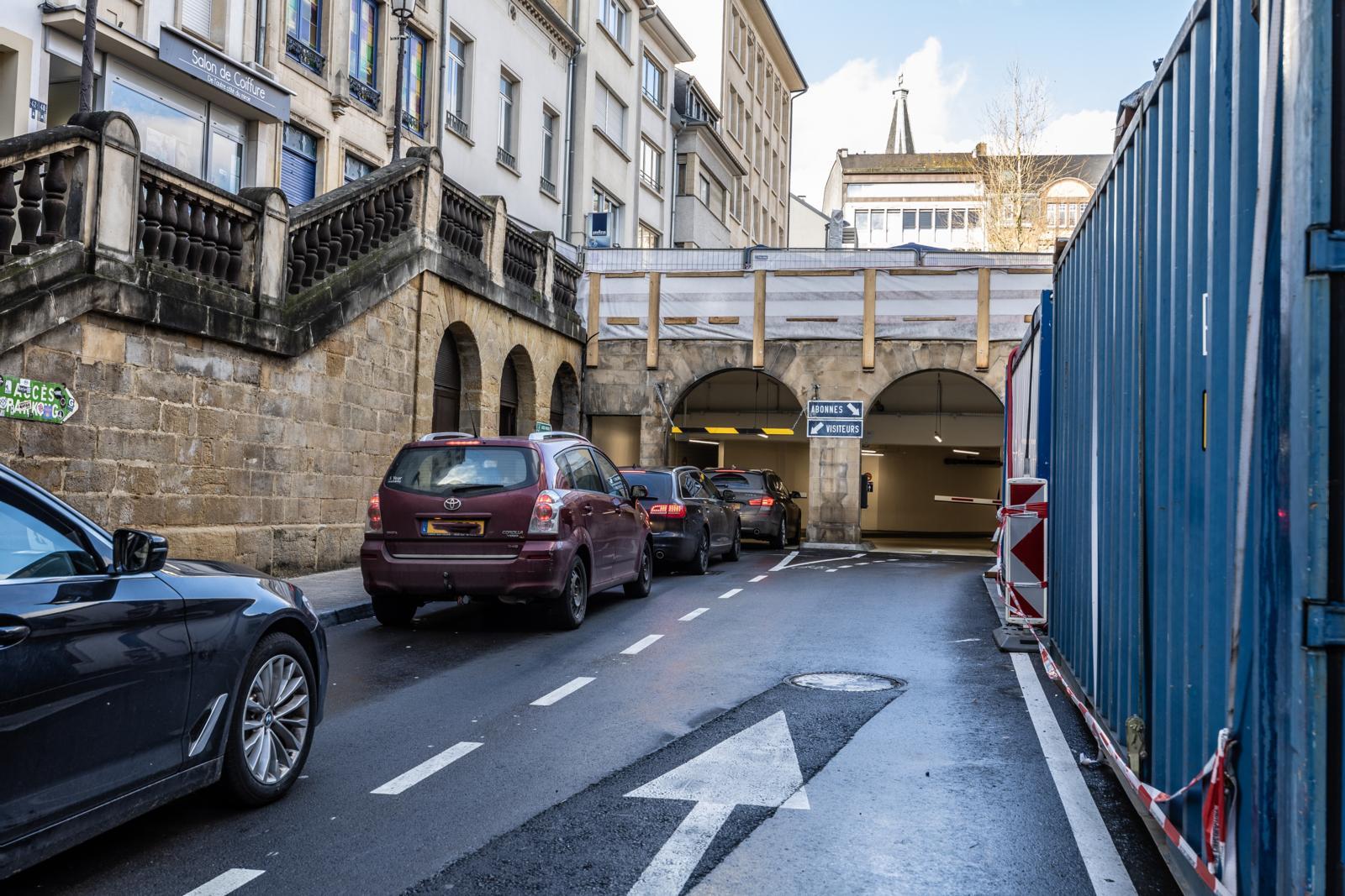 À Luxembourg-Ville: «Les places de parking au Knuedler sont spacieuses ...