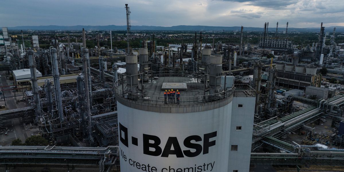 BASF soll vor Verkauf von Lack-Geschäft an Carlyle stehen