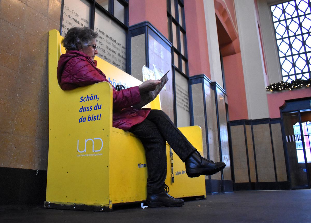 Bahnhof Thun: Weshalb das Zuhörbänkli verschwinden muss | Berner Zeitung