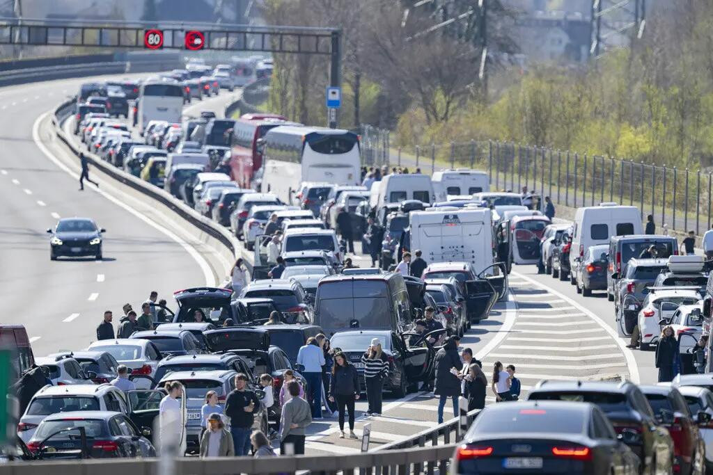 Gothard: plus de 16 km de bouchons ce samedi de Pentecôte