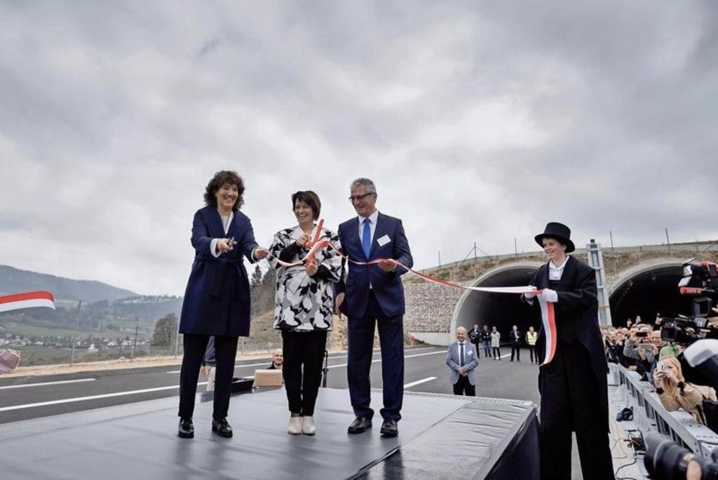 L’autoroute qui unit et qui divise les Jurassiens | Tribune de Genève