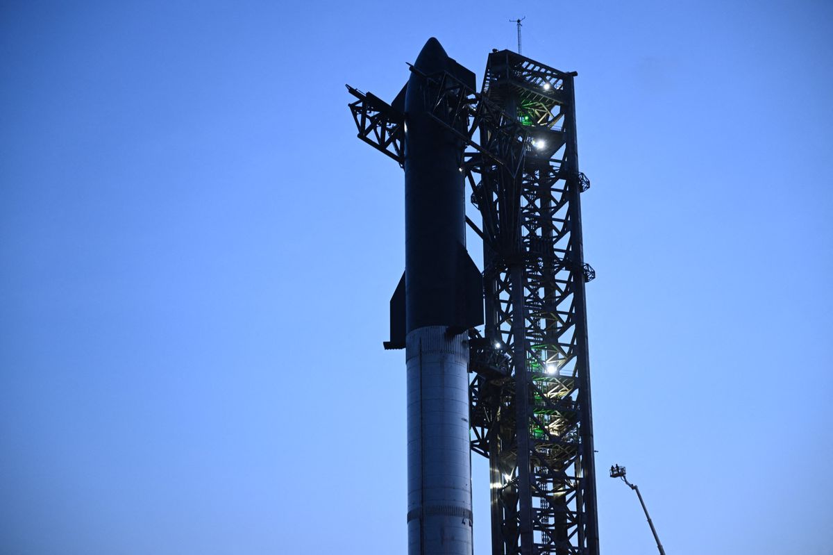 Exploration spatiale: La fusée Starship de SpaceX reste clouée au sol ...