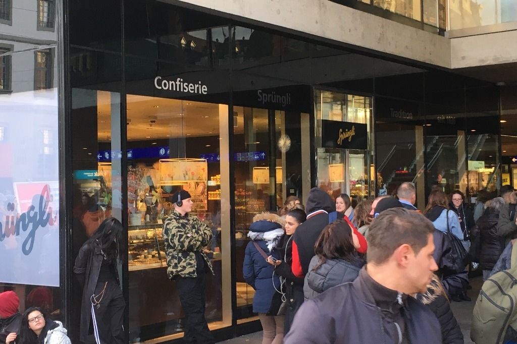 Sprüngli zieht in Swatch-Boutique um | Berner Zeitung