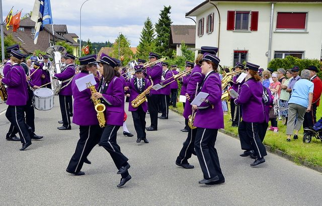 Beschwingter Marsch in den Musiksommer | Berner Zeitung