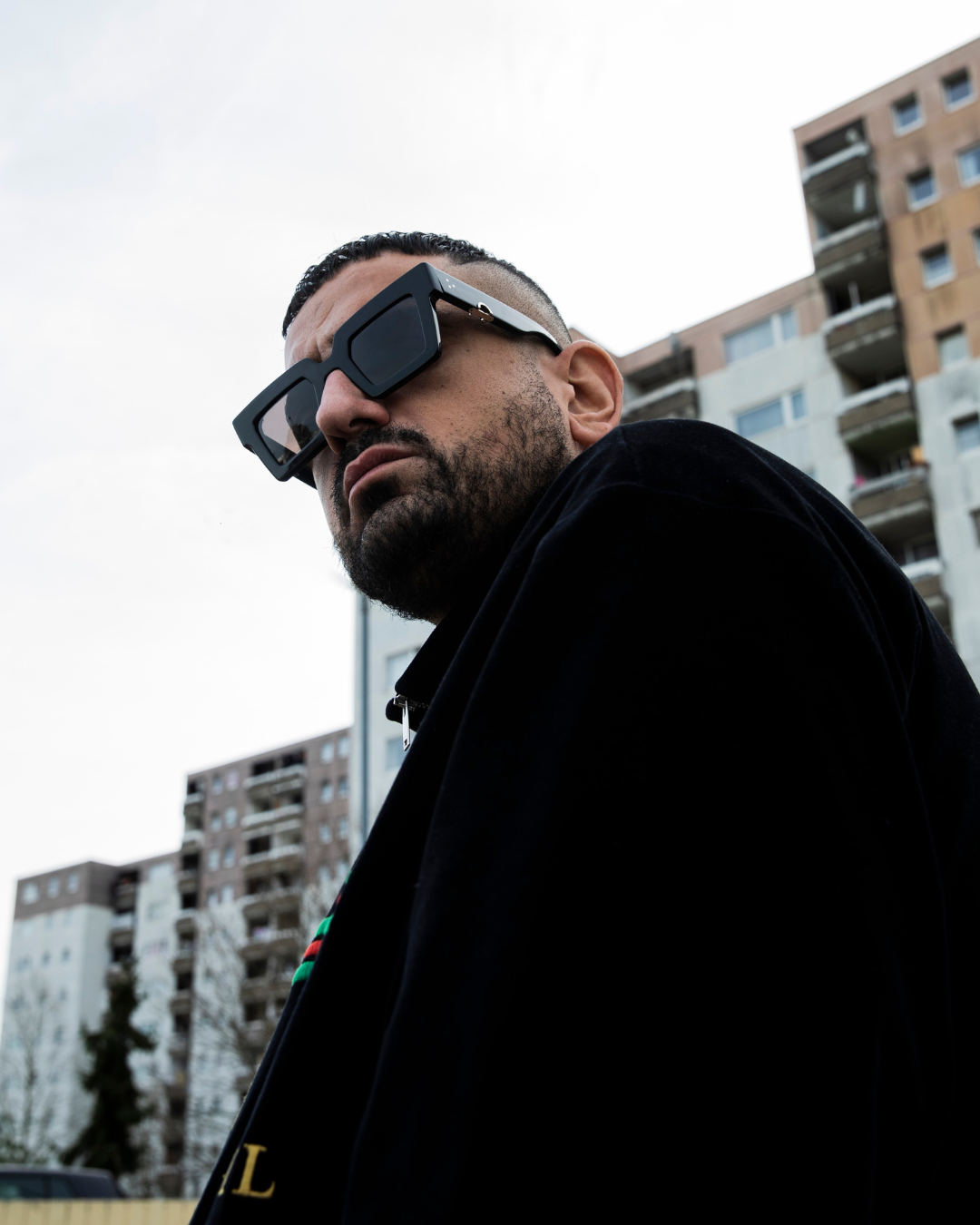 Haftbefehl in Zürich: Konzert trotz Netflix-Doku-Enthüllungen | Tages ...