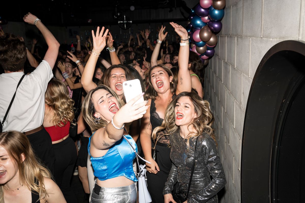 Phänomen Swiftie-Mania: Vorbild, Kämpferin und Genie: Darum lieben Fans ...