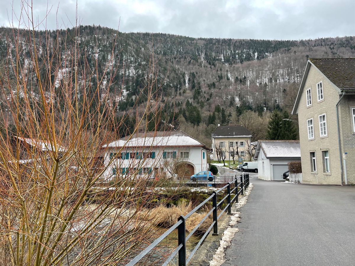 Schattenloch im Berner Jura: Hier scheint die Sonne drei Monate lang ...