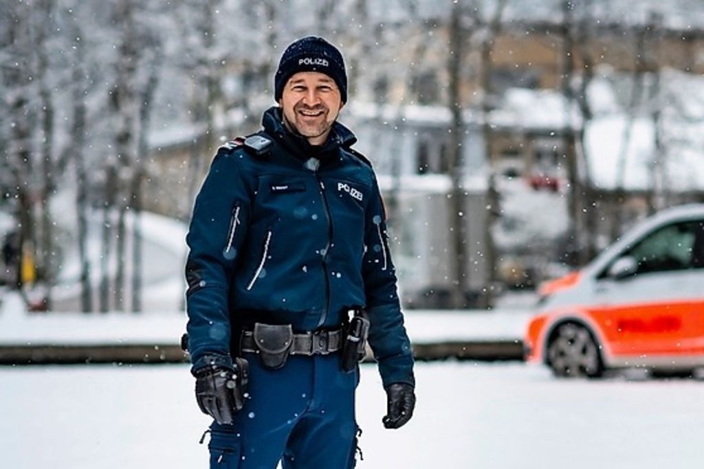 Vielfach geprüfte neue Polizeiuniform | Der Landbote