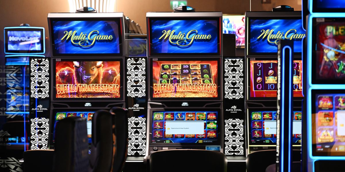 Jennifer سكس she's very personable, EASY on the eyes and