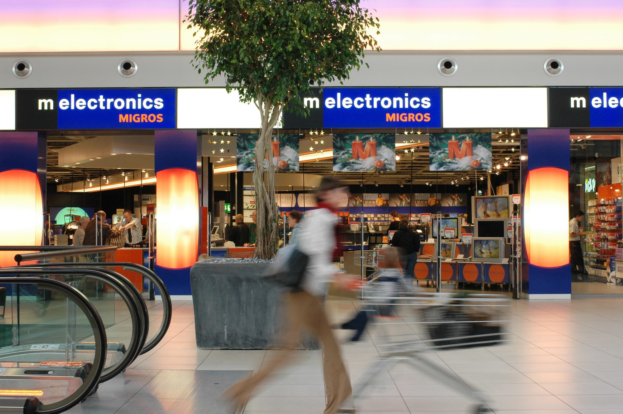 Migros-Umbau: Genossenschaft Aare schliesst M-Electronics-Filialen ...