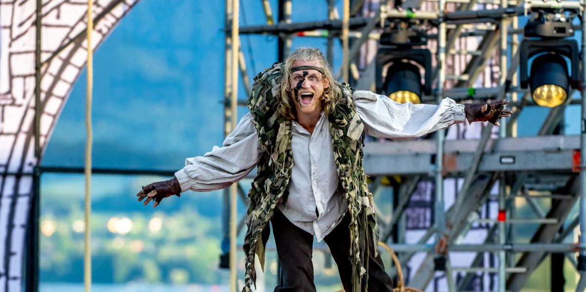 Bokep mis puiyi shauna comes with a vibrant personality and