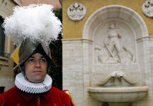 Le Vatican – Le chef de la garde suisse n'estime pas avoir été trop ...