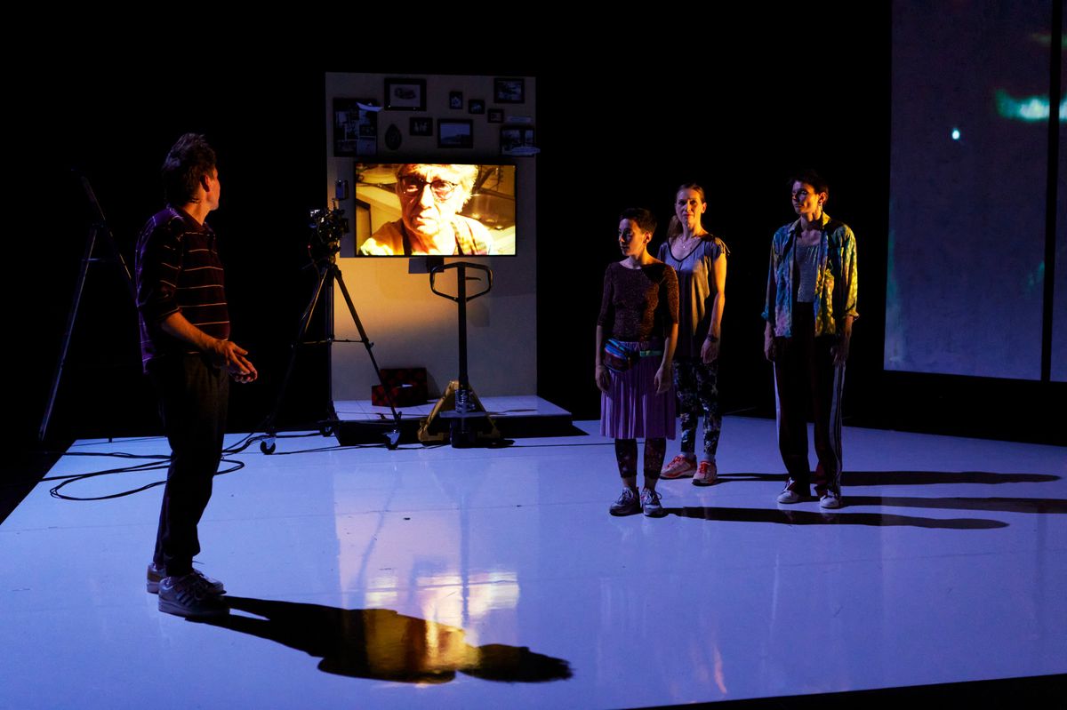 La Comédie: «La Belle et la Bête»: du baiser volé au baiser voulu ...