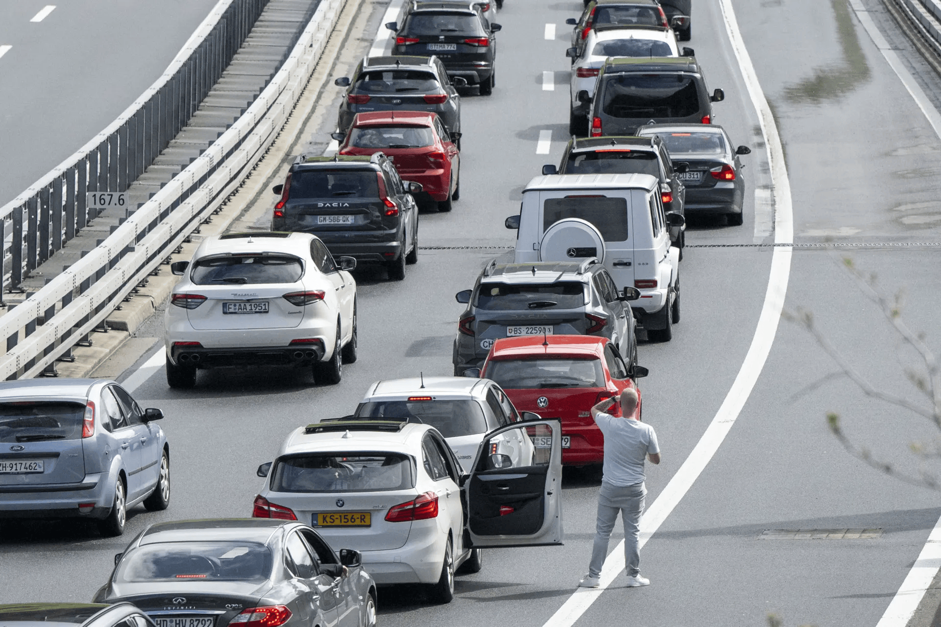 Gothard: plus de 16 km de bouchons ce samedi de Pentecôte