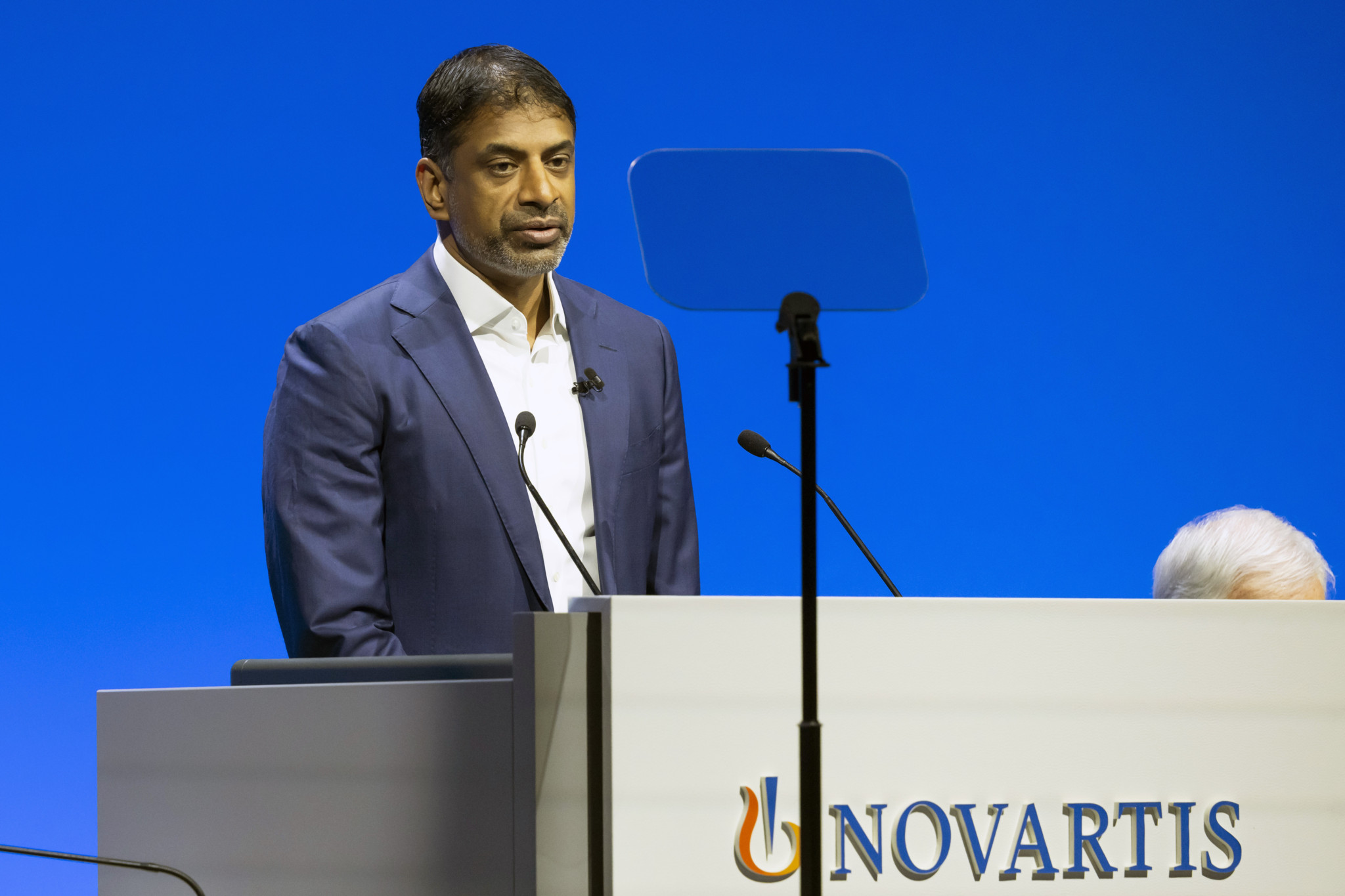 Novartis: le patron a gagné 25 millions de francs en 2025
