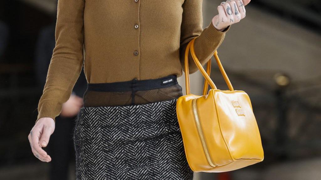 Mode: Après la culotte, le collant apparent est la nouvelle tendance ...