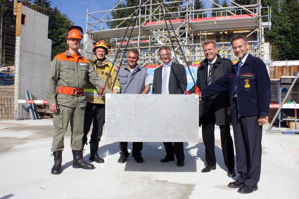 Grundstein für neue Feuerwehrkaserne gelegt | Berner Zeitung