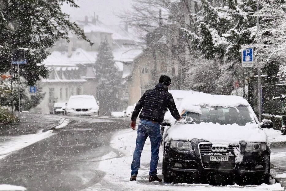Schnee und Verkehr: Alle News zum ersten grossen Schneefall in der Schweiz | Tages-Anzeiger