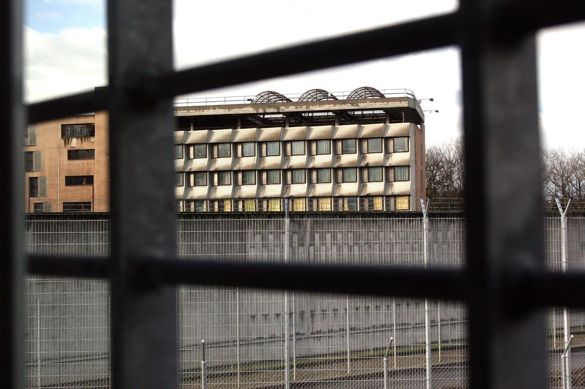Prison de Champ-Dollon: Les détenus dénoncent leurs conditions dans une ...