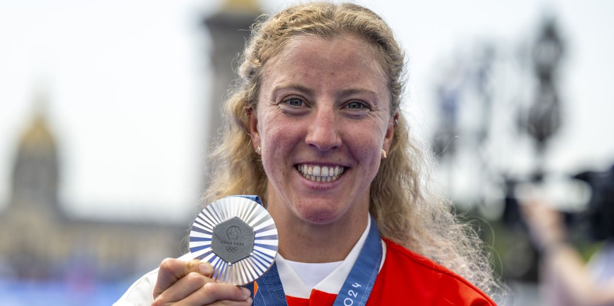 Olympia 2024: Julie Derron gewinnt im Triathlon die Silbermedaille ...