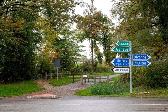 Obstacles sur la voie du bus Nyon-Gex des frontaliers | 24 heures