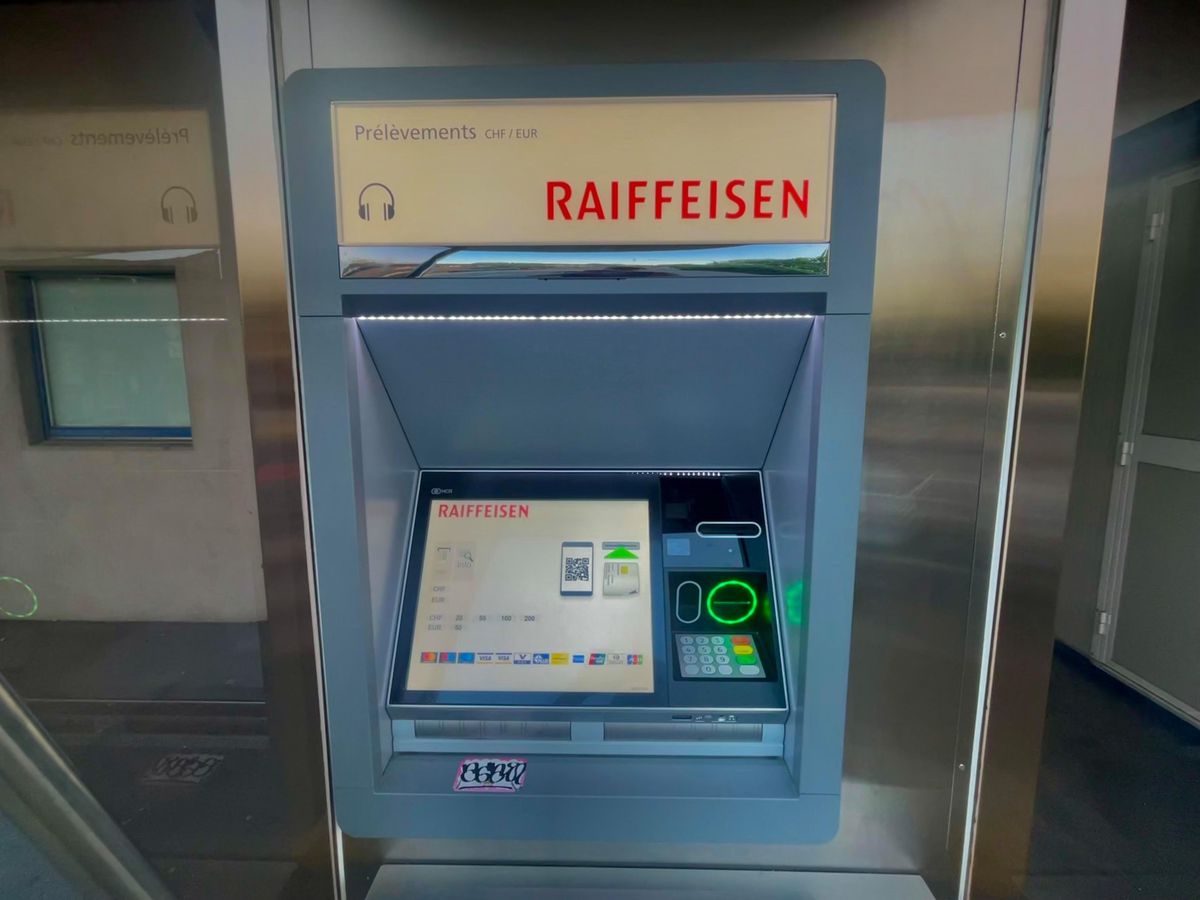 Reconvilier (BE): L’explosion du bancomat a fait un boucan d’enfer - Le ...