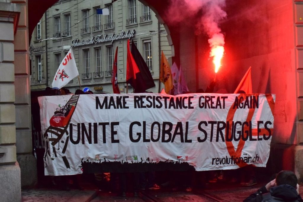 Anti-WEF-Demo in Berns Gassen
