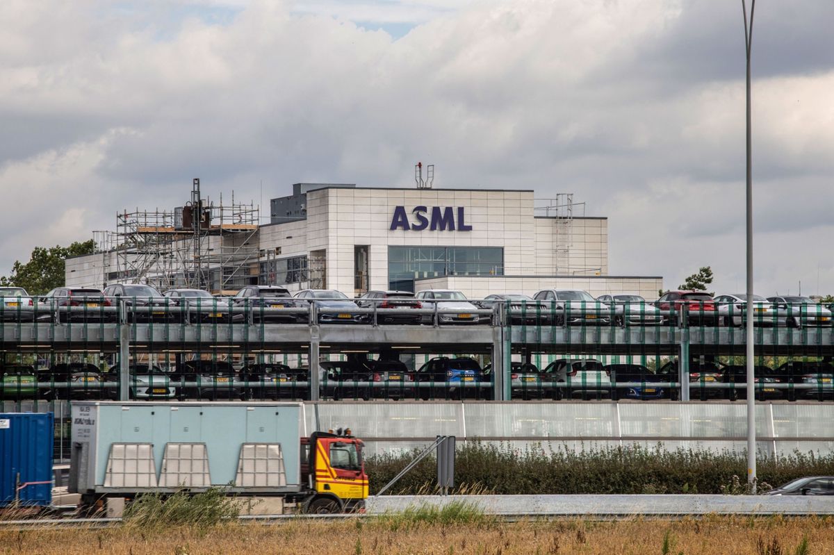Handelsstreit um die Halbleiterindustrie: ASML liefert auch ältere Maschinen nicht nach China ...