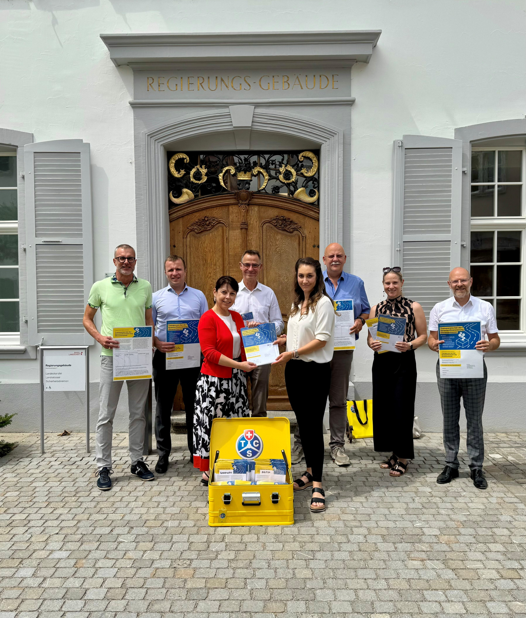 TCS beider Basel reicht Initiative zur Strassenfinanzierung ein