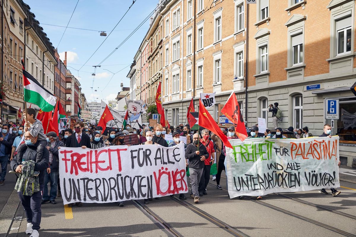 Konflikt bei Demo in Basel - Zwischen Kurden und Palästina-Aktivisten ...