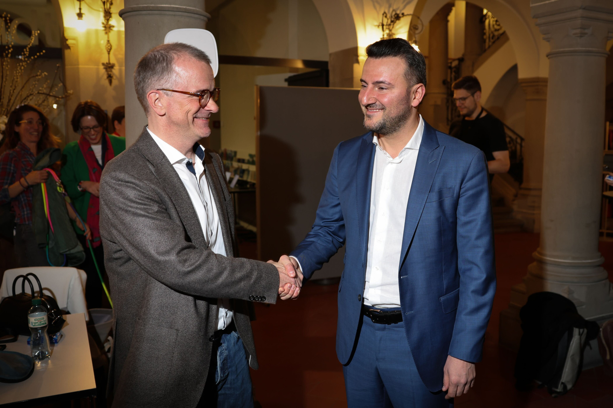 Zürich: Raphael Golta gewinnt Stadtratswahlen deutlich
